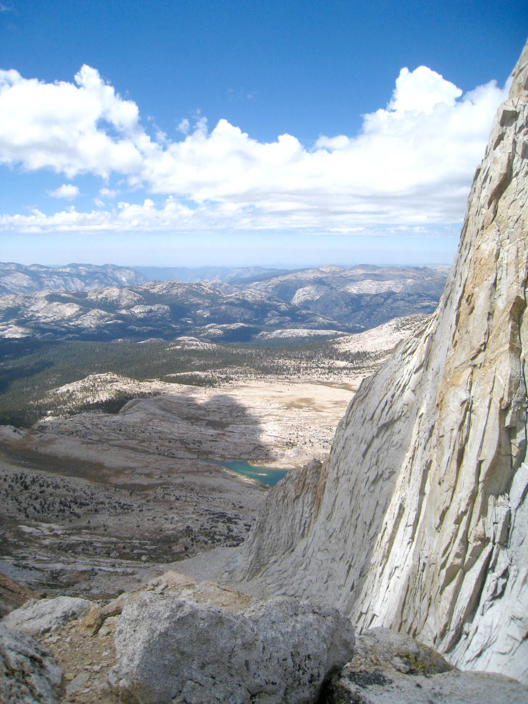 NWHikers.net - View topic - Northern Yosemite: Mt. Conness and Young Lakes