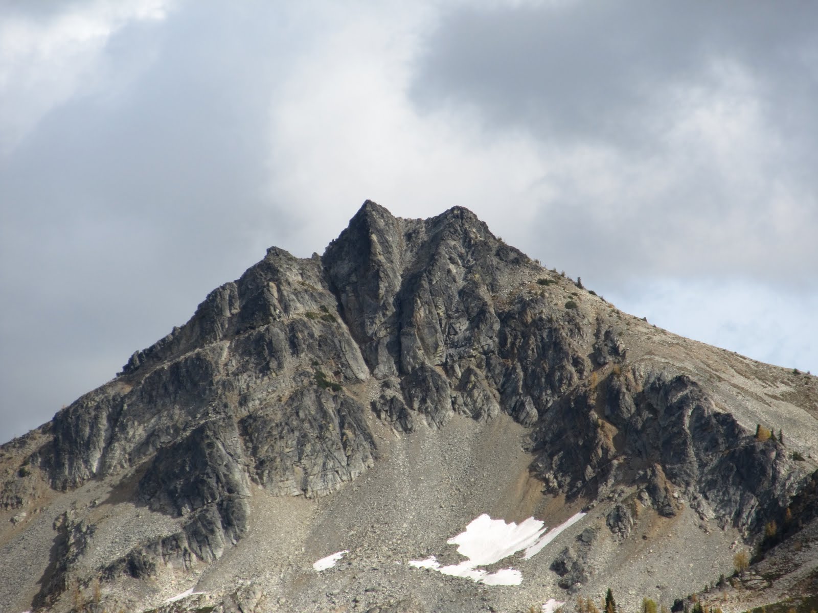 NWHikers.net - View topic - Mt Benzarino 10/1/2012